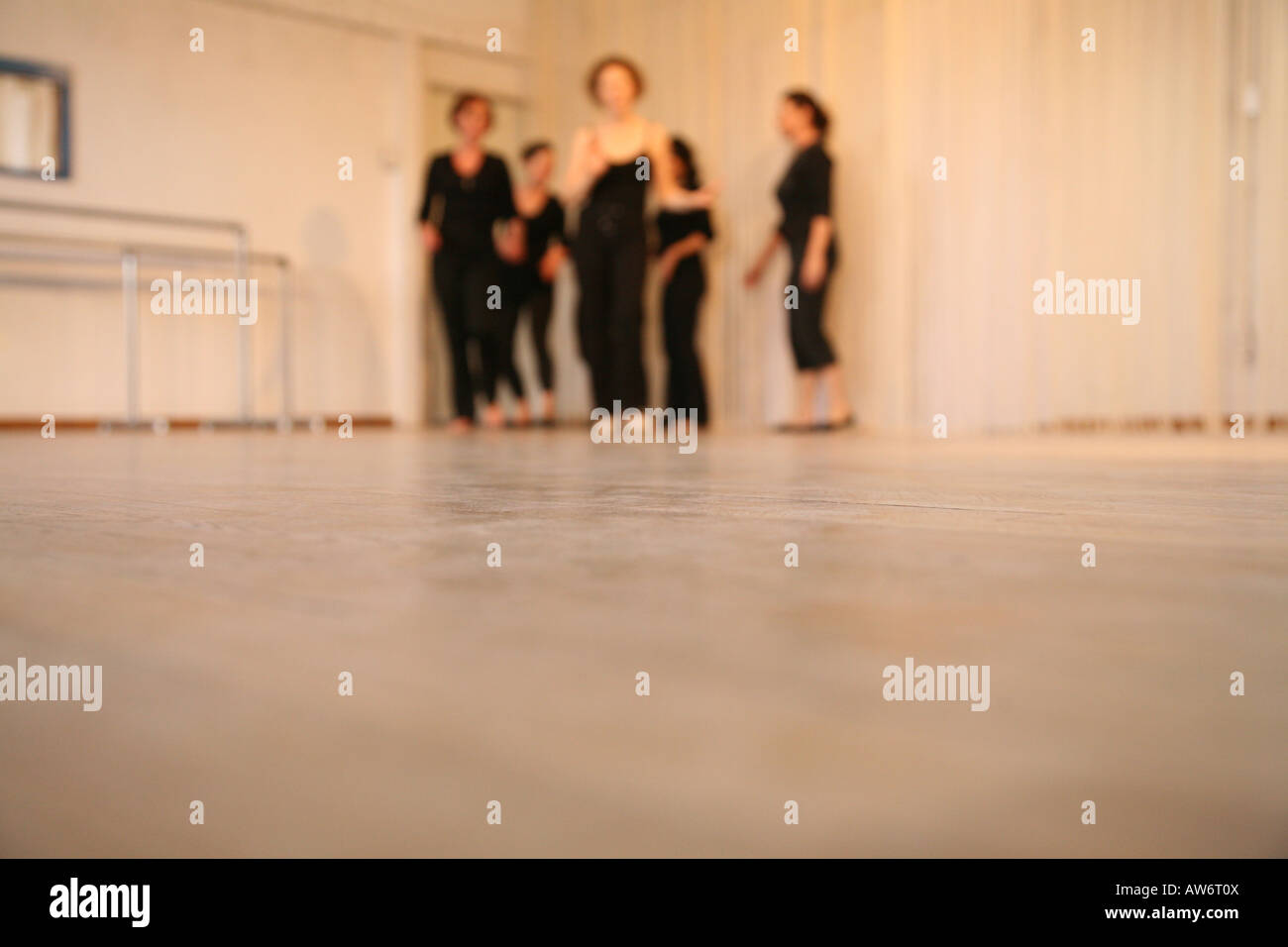 Women ballet dancers in silhouette at ballet studio blurred image Stock ...