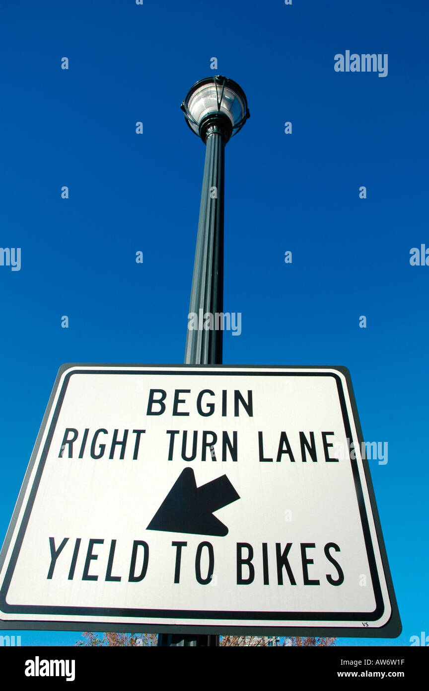 Right Turn Lane on Street where cars yield to bikes Stock Photo - Alamy