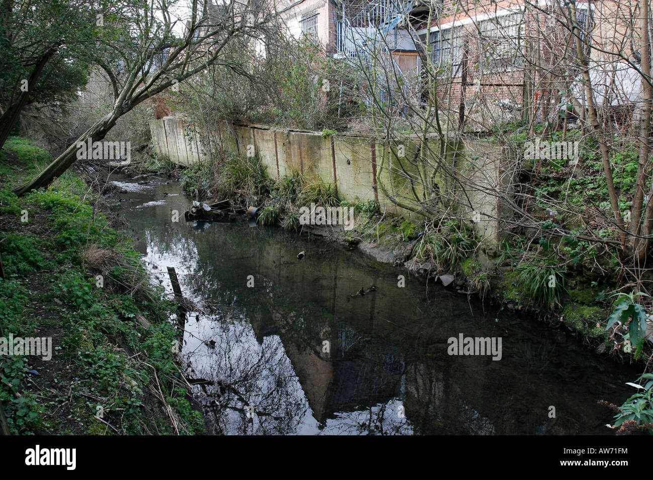 The River Pool below Worsley Bridge in Lower Sydenham, London Stock ...