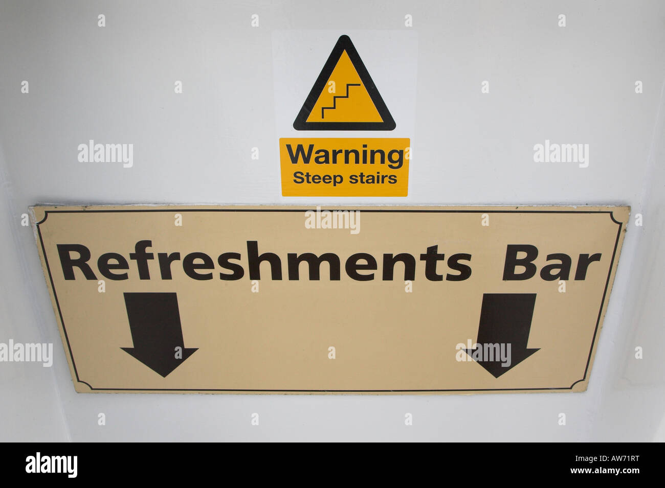 Refreshments sign hi-res stock photography and images - Alamy