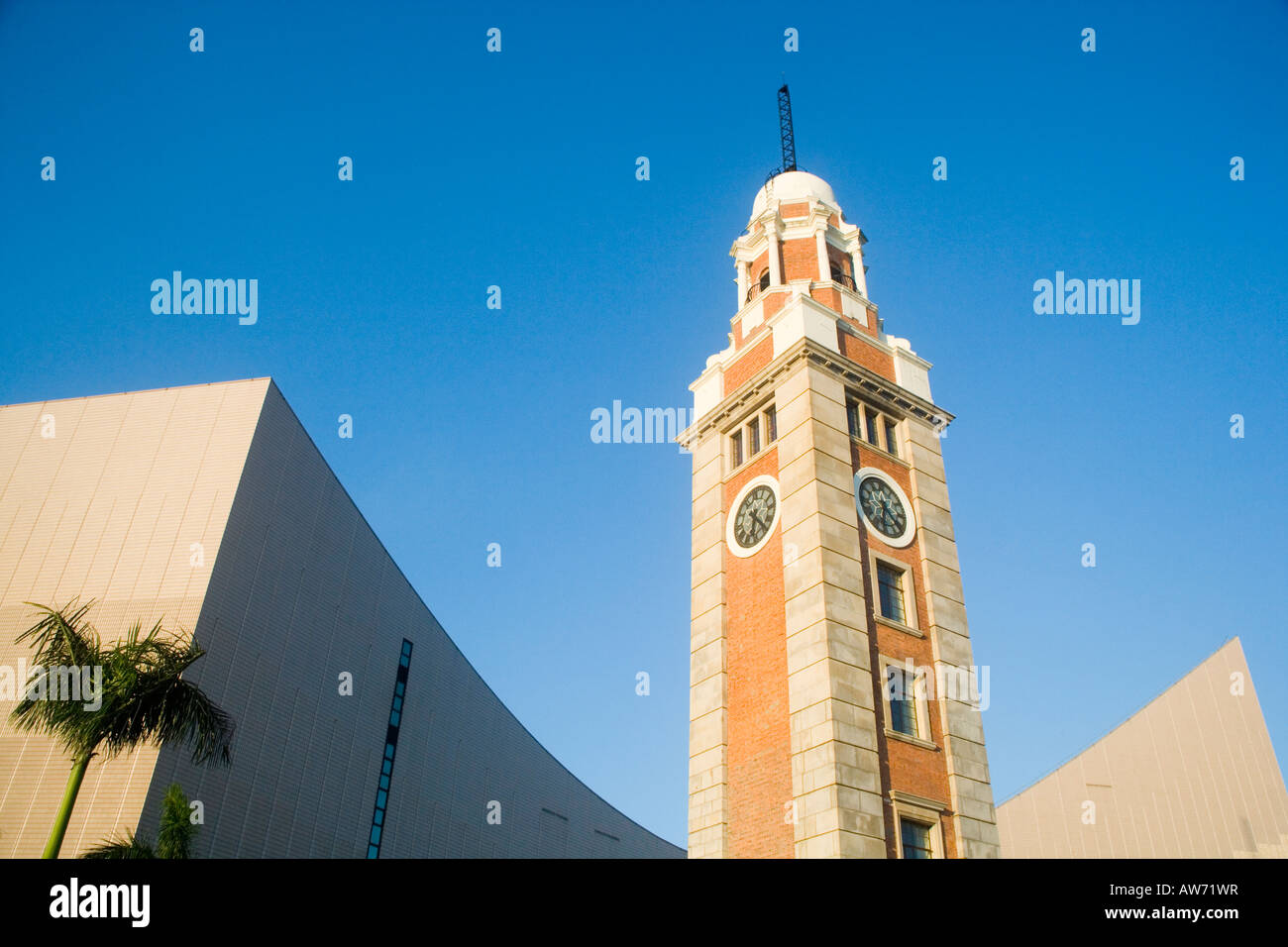 Old kowloon station hong kong hi-res stock photography and images - Alamy