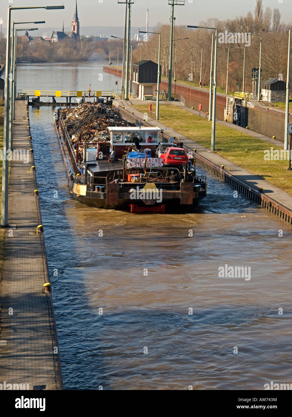 Garbage barge hi-res stock photography and images - Alamy