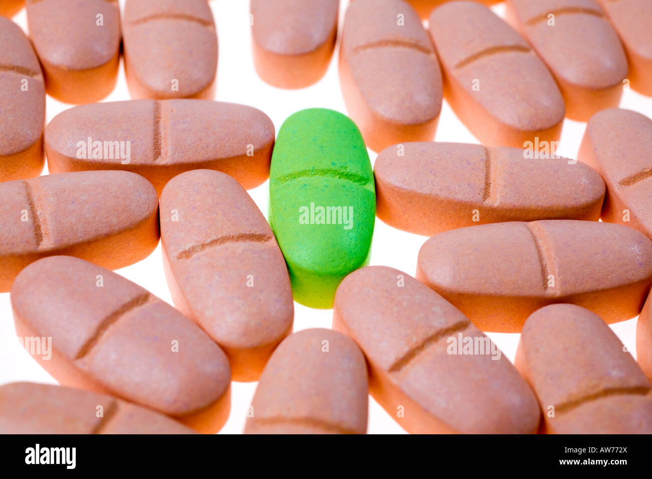 Tabletten bittere Pillen Stock Photo - Alamy