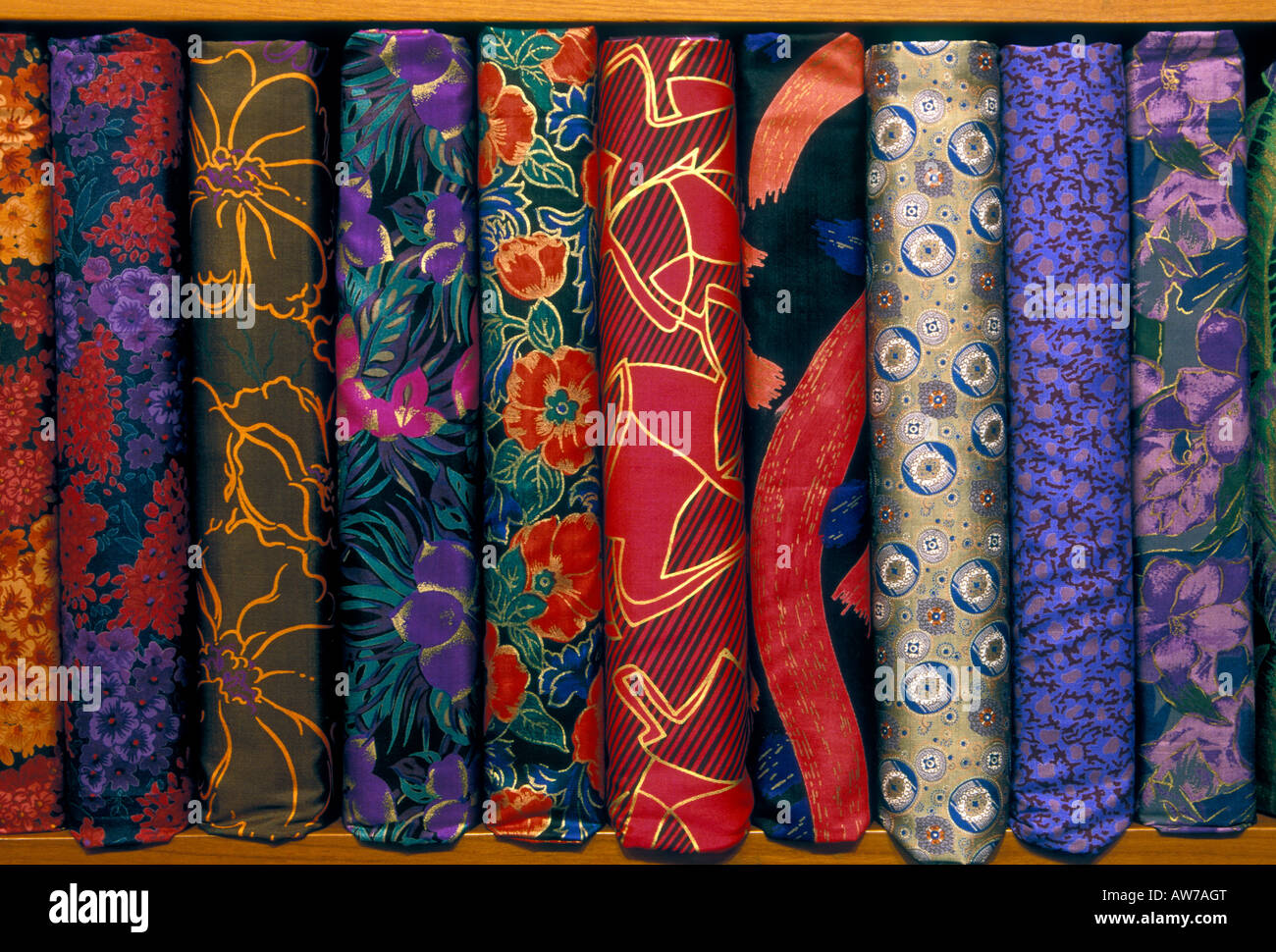 Thai silk, silk, silk thread, bolts of silk, shop, shopping mall, Night ...
