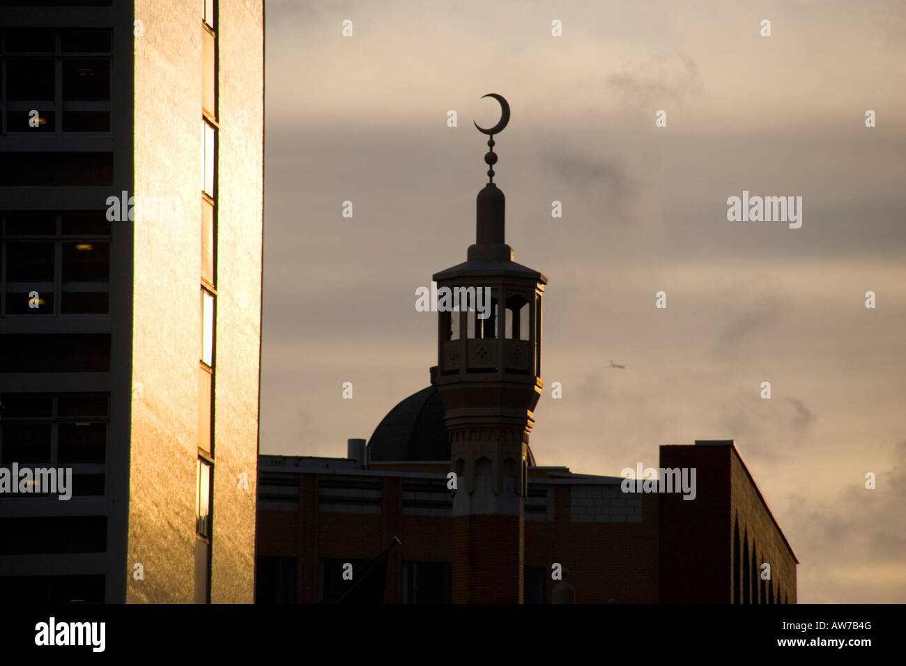 Minaret whitechapel mosque hi-res stock photography and images - Alamy