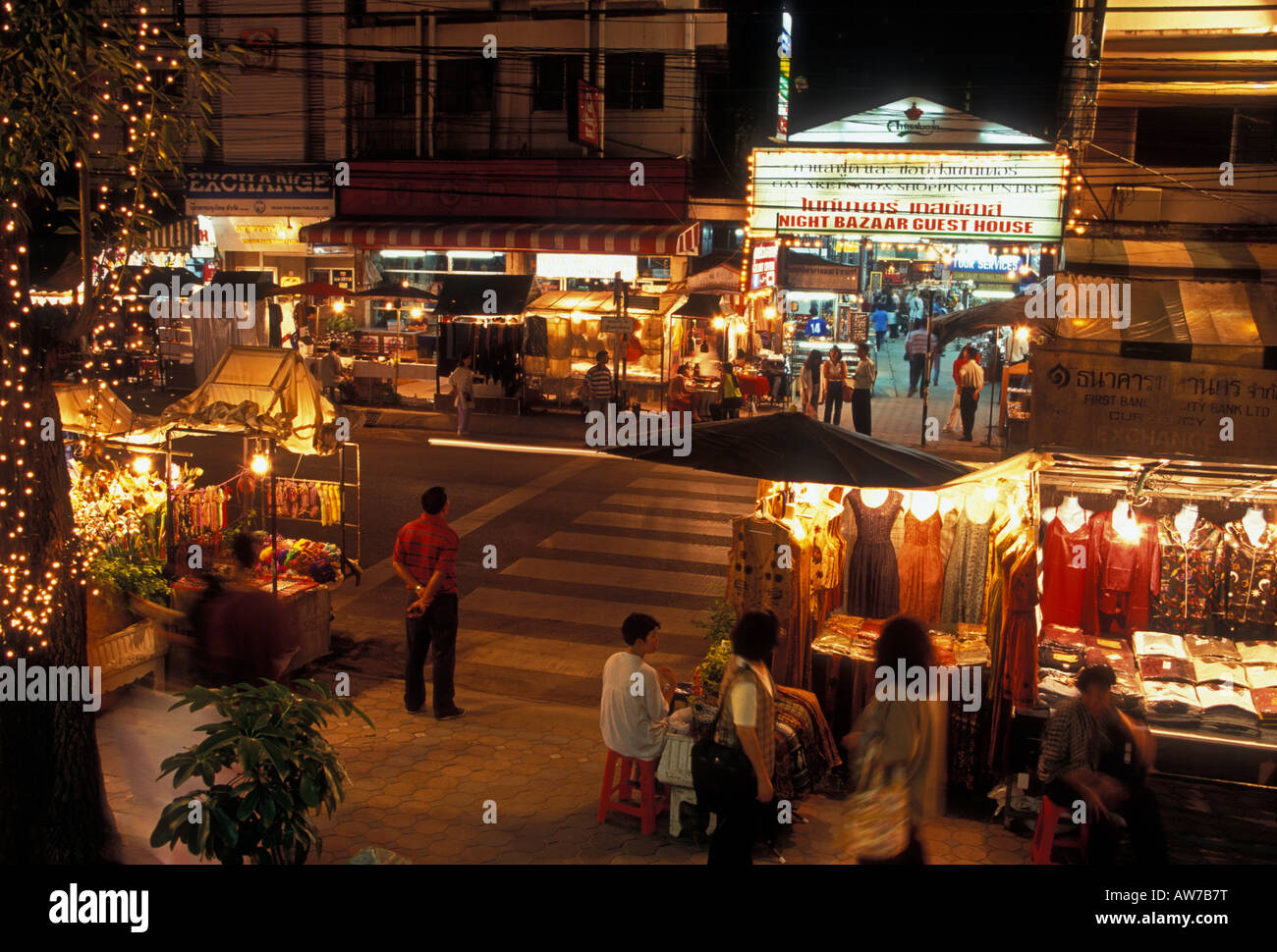 Thai people, shopping, Night Bazaar, bazaar, open-air market, market ...