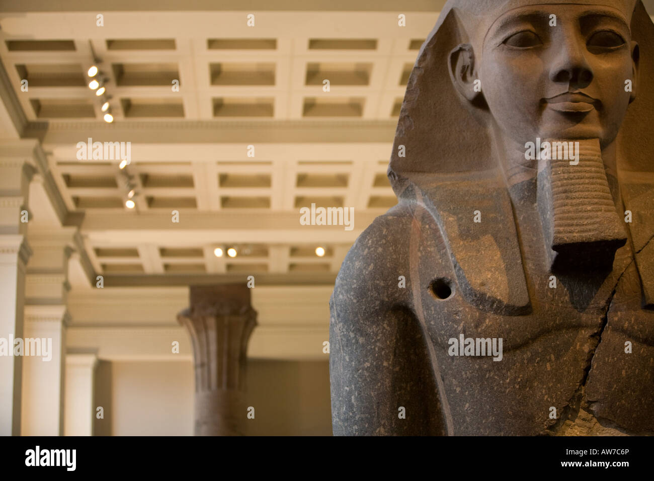 Egyptian head in british museum hi-res stock photography and images - Alamy