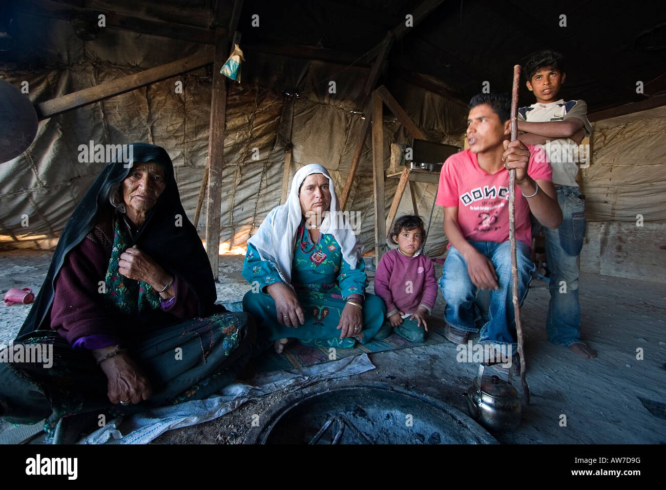 middle east Israel Negev family in their tent Stock Photo - Alamy