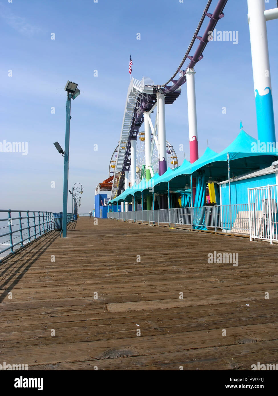 Empty deck of the Santa Monica Pier Stock Photo - Alamy
