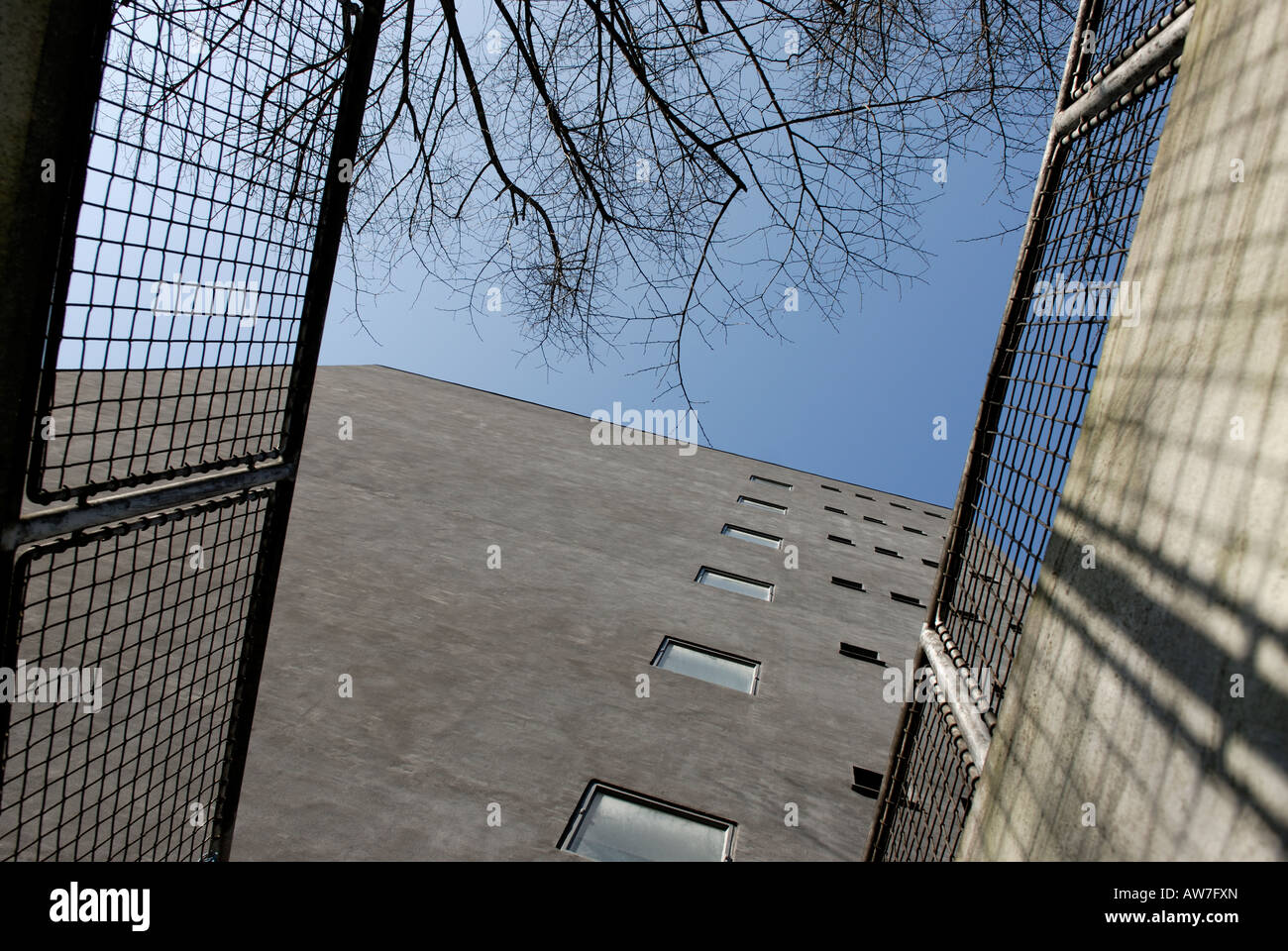 Tall Gray Building High Resolution Stock Photography and Images - Alamy