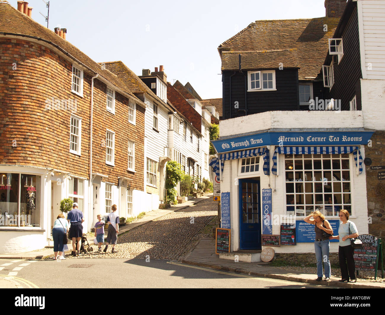 main road shops rye east sussex pedestrians Stock Photo - Alamy