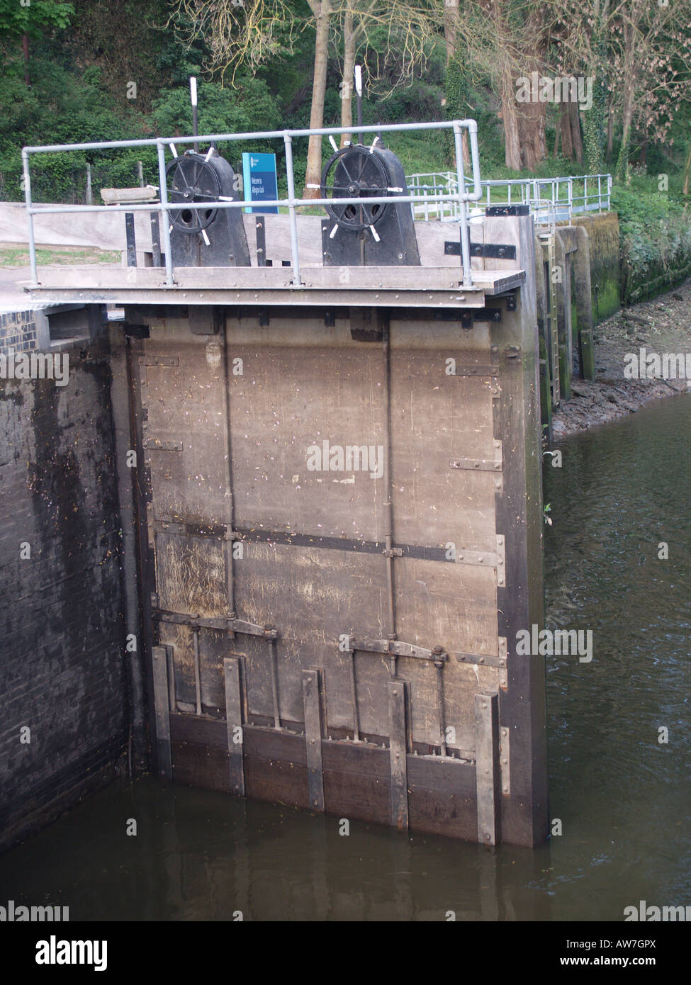 reskinned closing lock gates empty pen trap Stock Photo - Alamy
