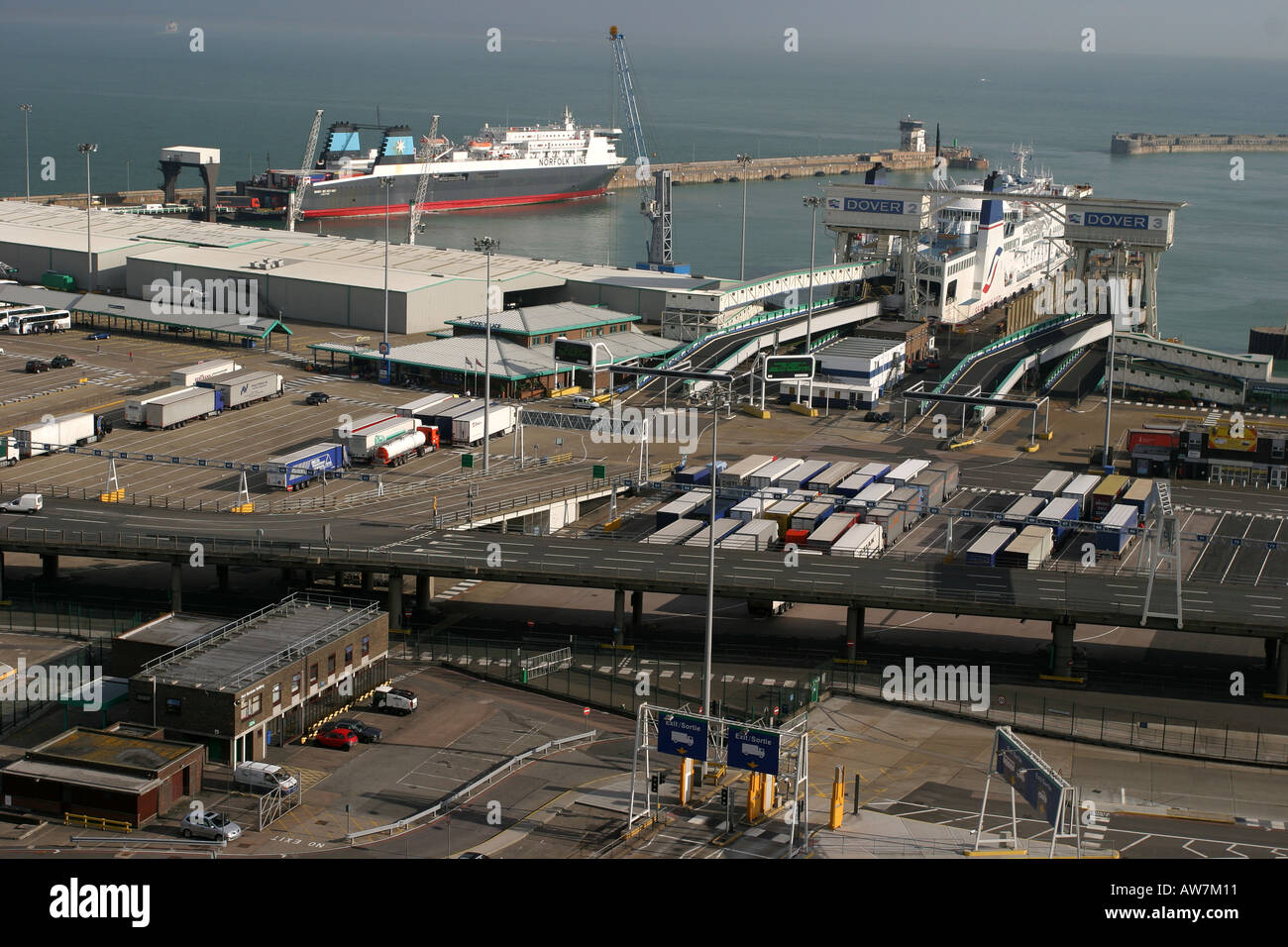 Dover port cargo hi-res stock photography and images - Alamy