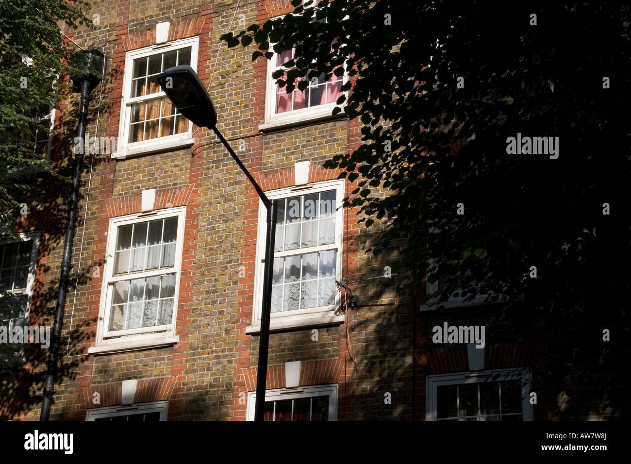 Low income tenement housing hi-res stock photography and images - Alamy