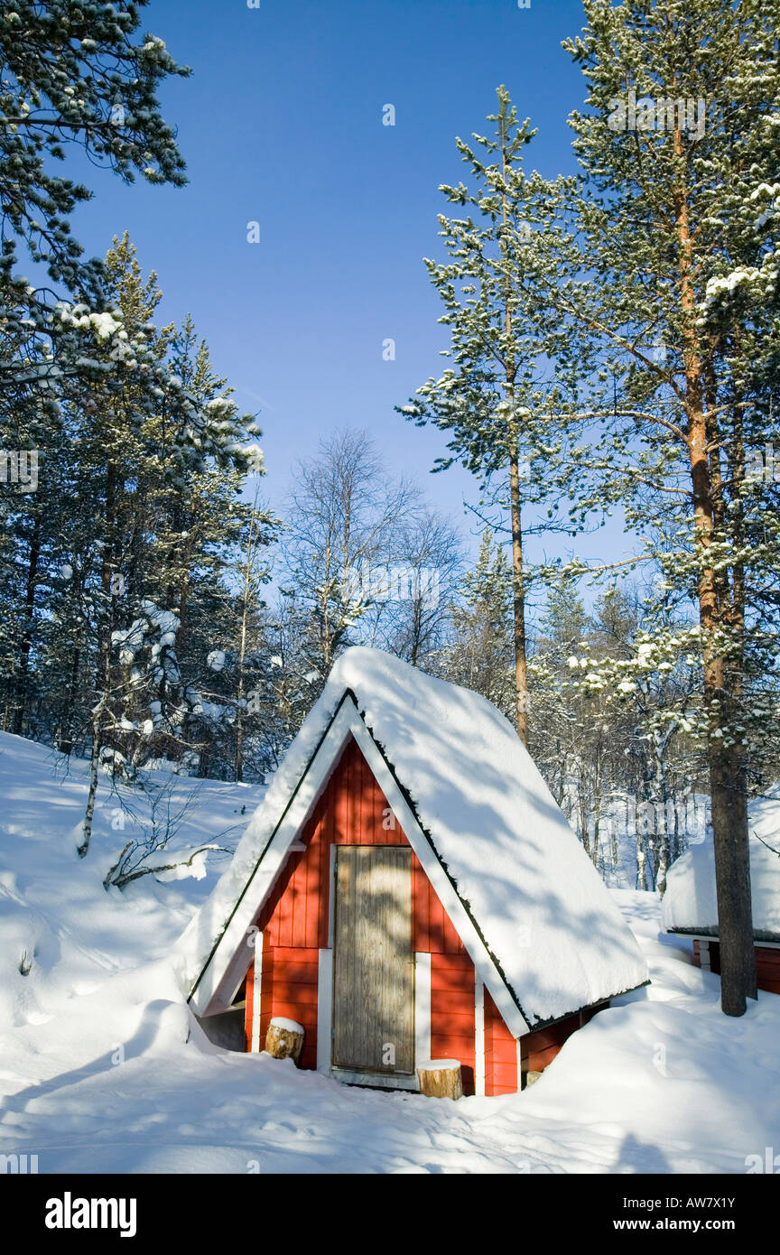 A shelter cabin in the Urho Kehkkosen National Park near Saariselka ...
