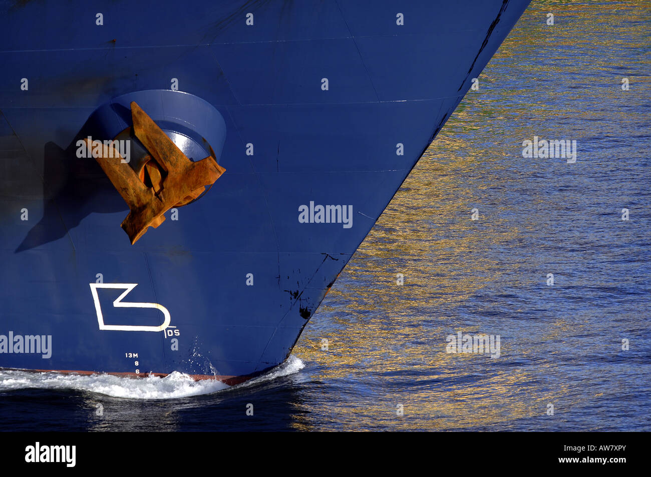 A large container ship arrives on a beautifull sunny morning in ...