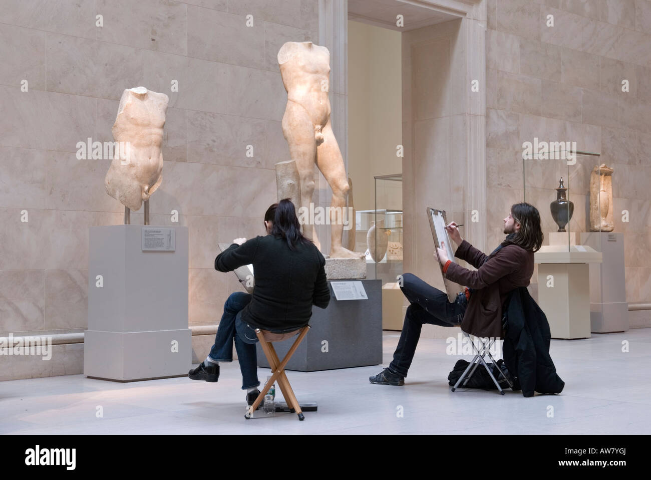 Artists Sketching at the Metropolitan Museum of Art in NYC Stock Photo ...