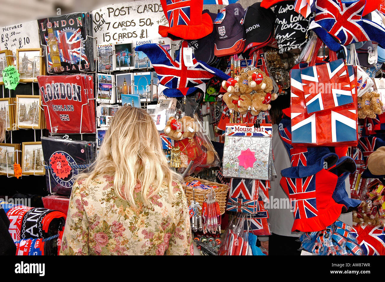 English flags hi-res stock photography and images - Alamy