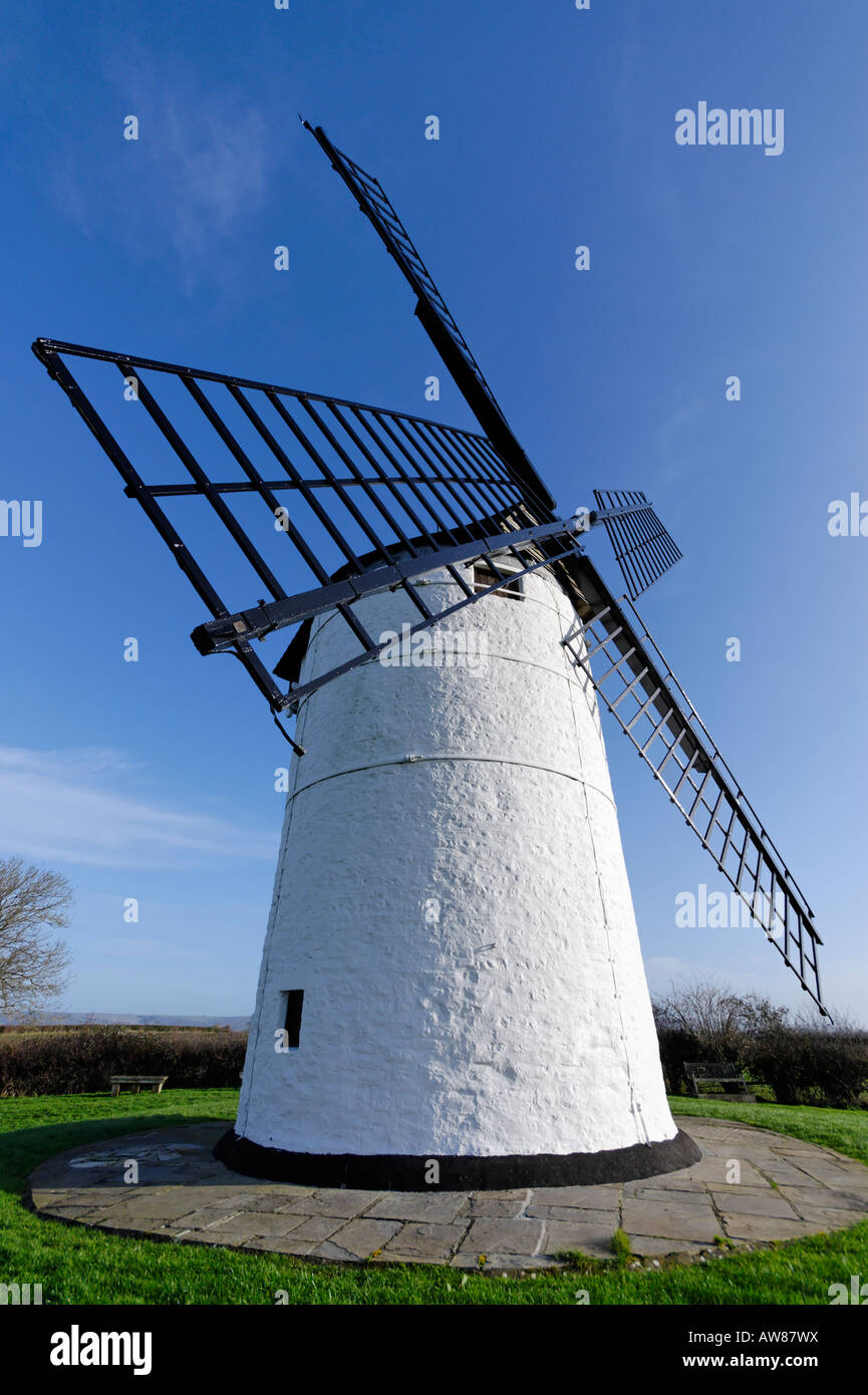 Black and white windmill hi-res stock photography and images - Alamy