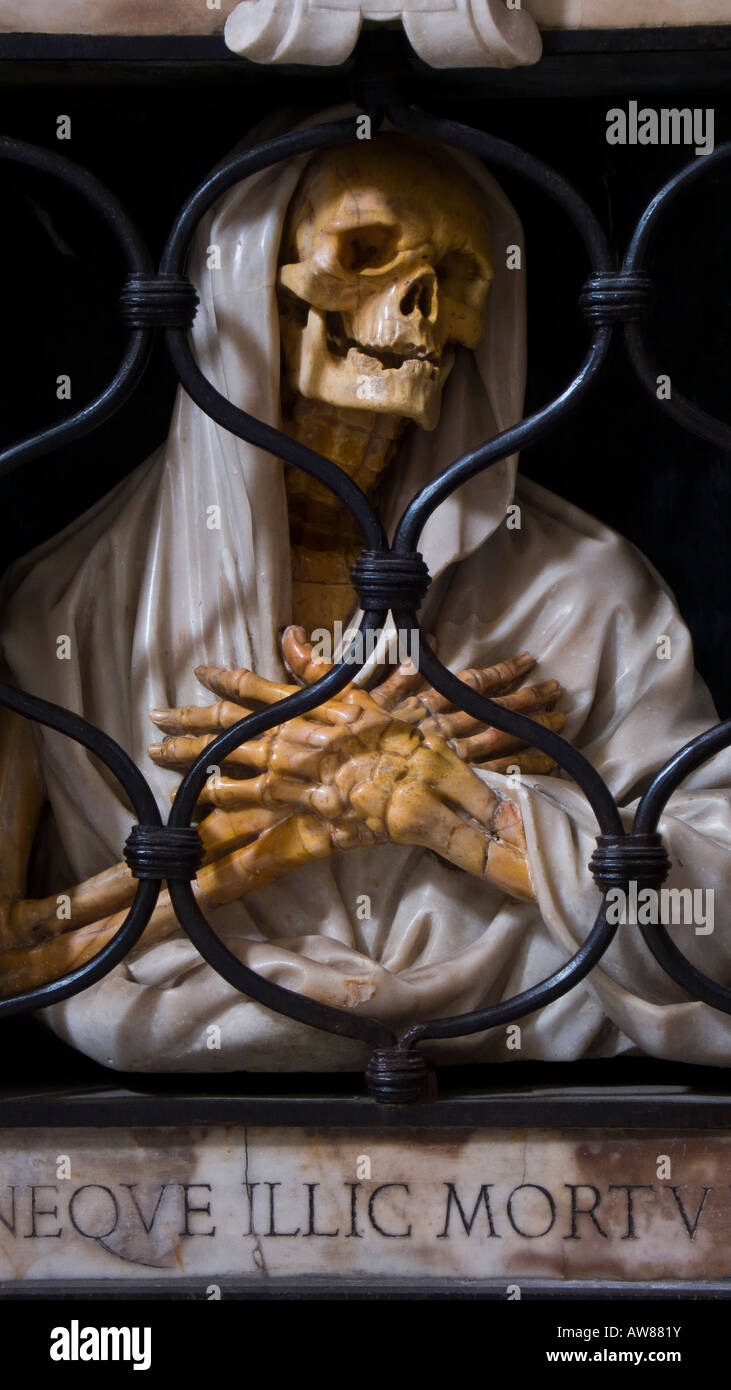 Skeleton death representation hi-res stock photography and images - Alamy