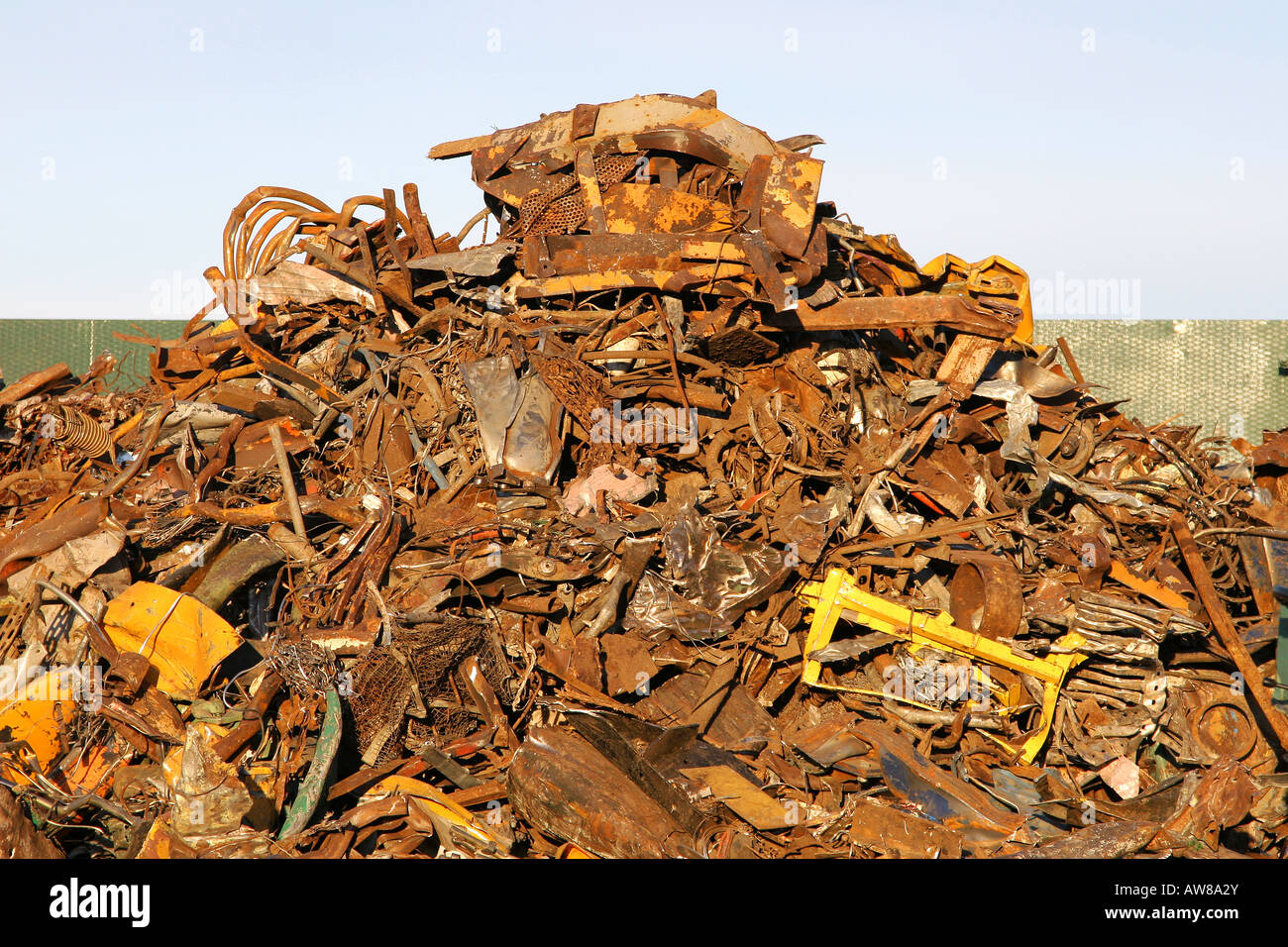 Heap scrap metal hi-res stock photography and images - Alamy