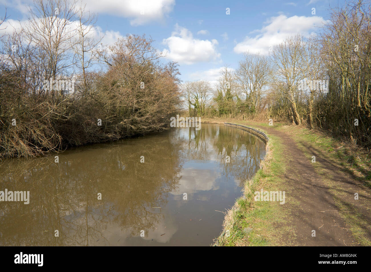 Banks of rivers hi-res stock photography and images - Alamy