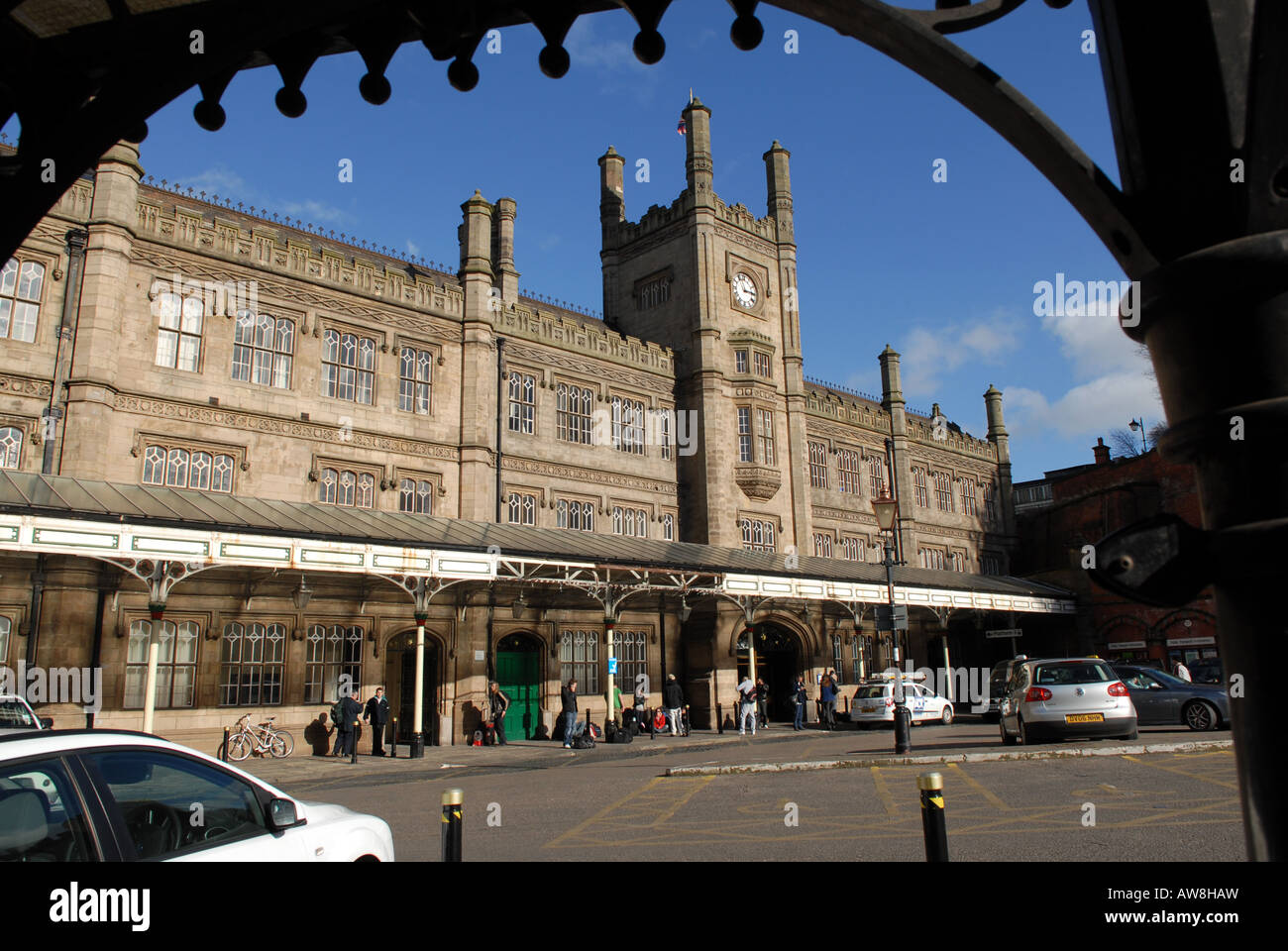 Shrewsbury railway station hi-res stock photography and images - Alamy