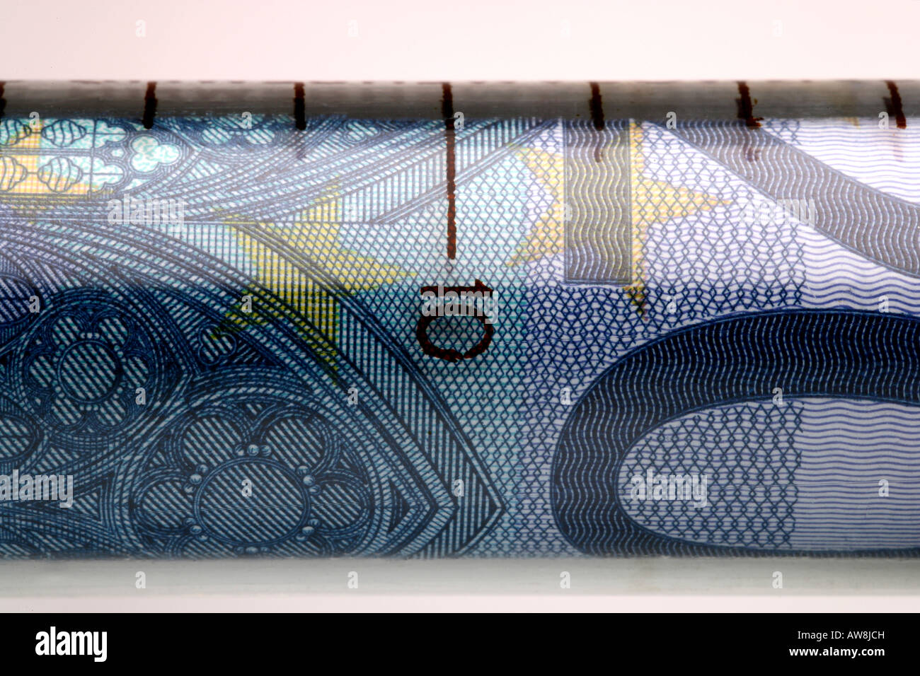 "Syringe containing bank note Stock Photo - Alamy