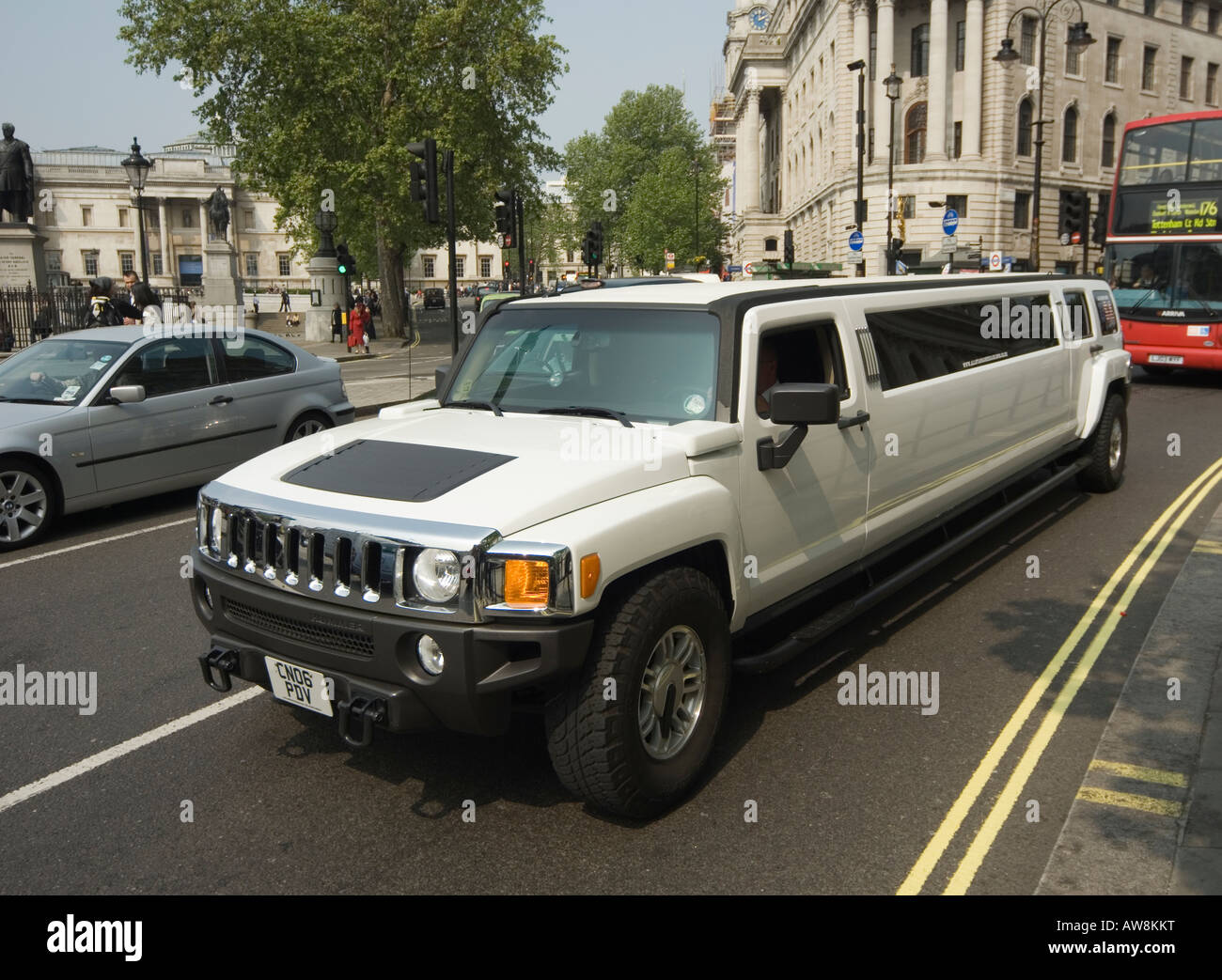 Stretch Hummer limousine waiting in London traffic, england Stock Photo ...