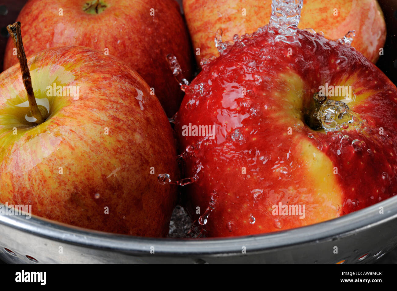 Washing apples under water jet hi-res stock photography and images - Alamy