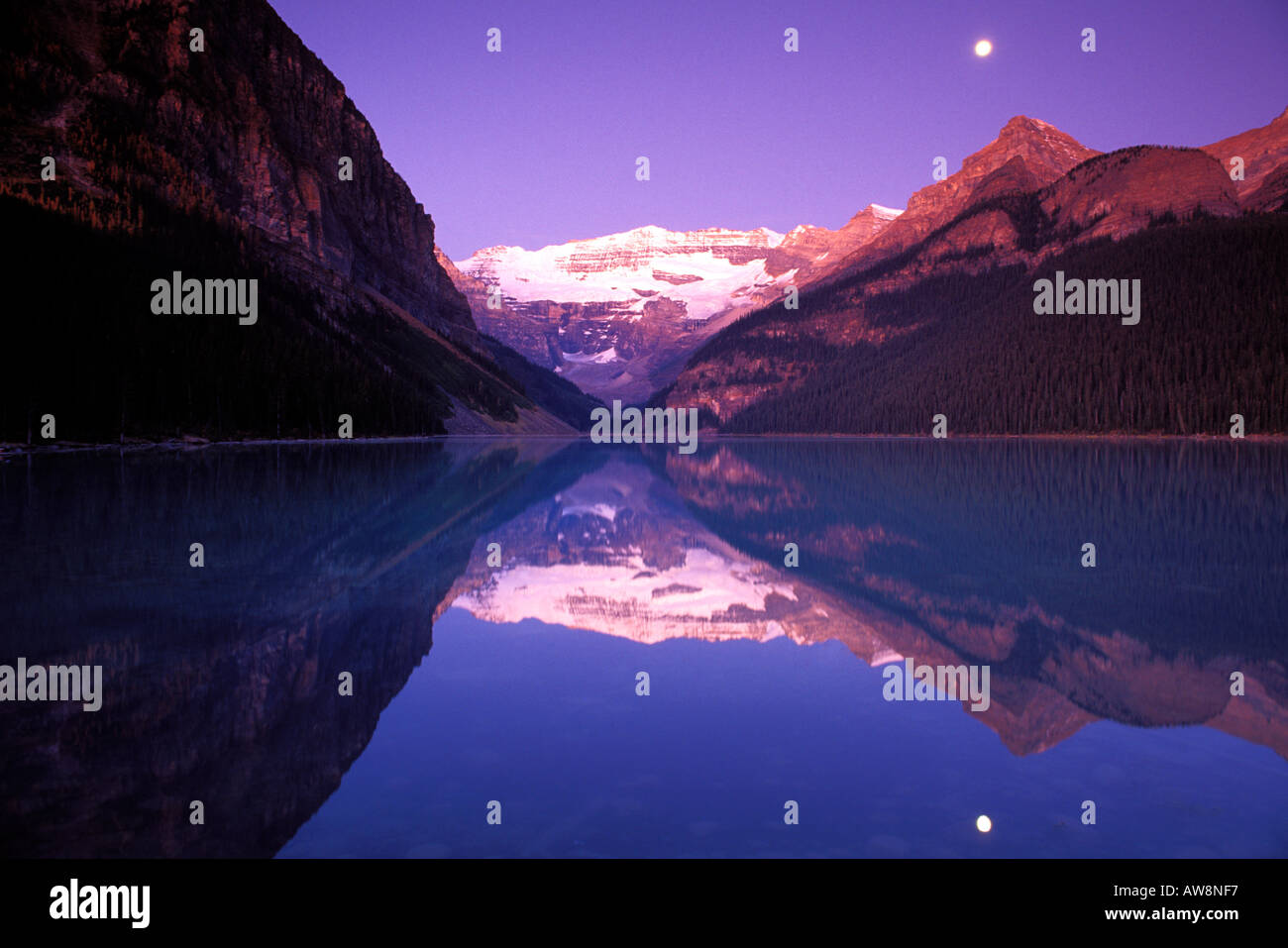 Canada national parks in victoria hi-res stock photography and images ...