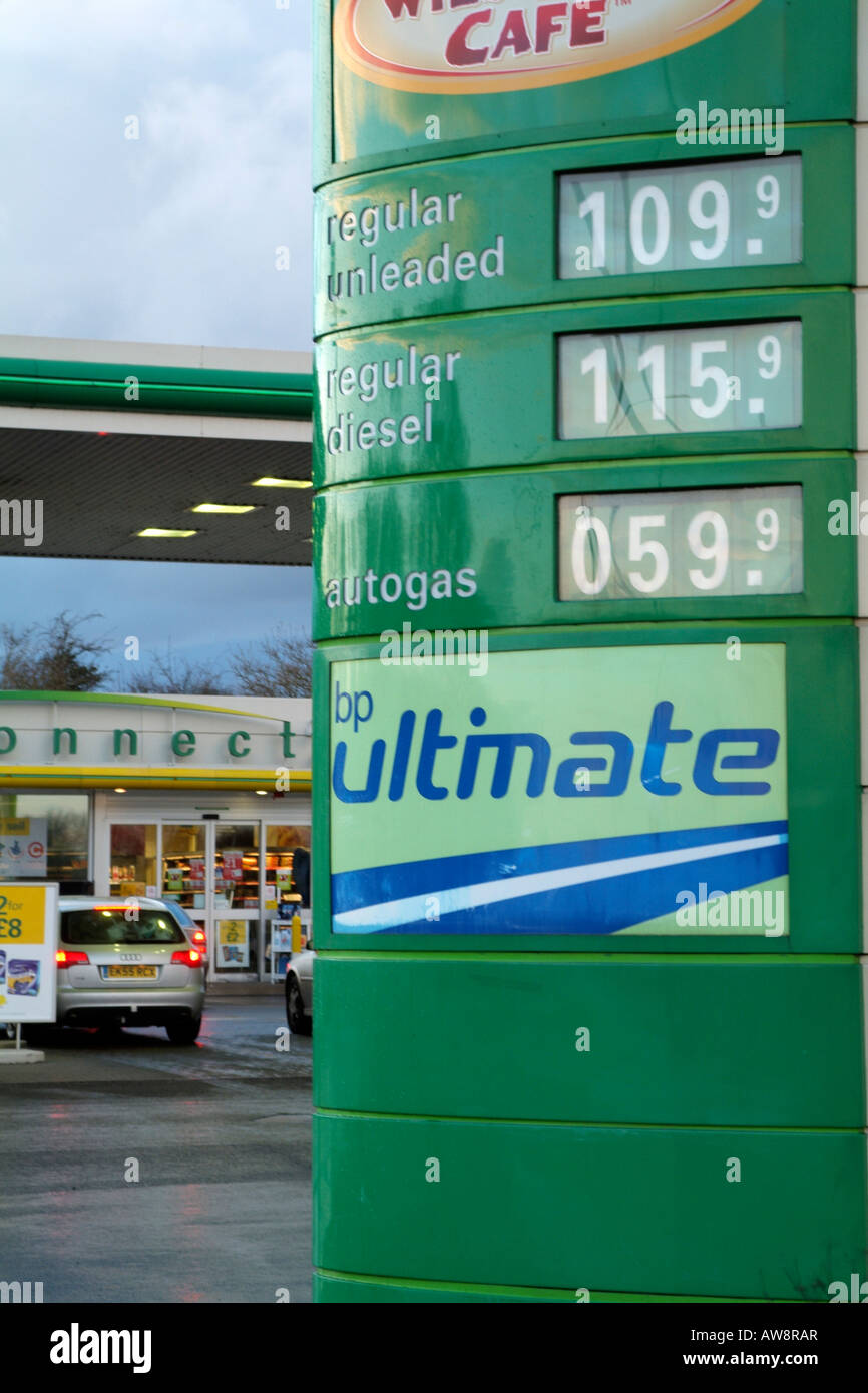 Bp petrol station hi-res stock photography and images - Alamy