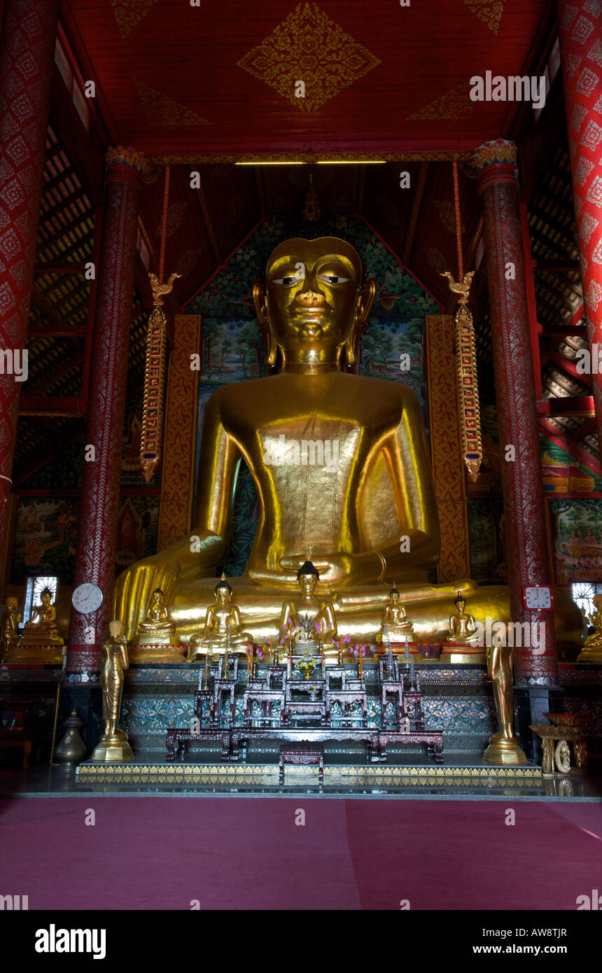 Wat jet yot buddha hi-res stock photography and images - Alamy