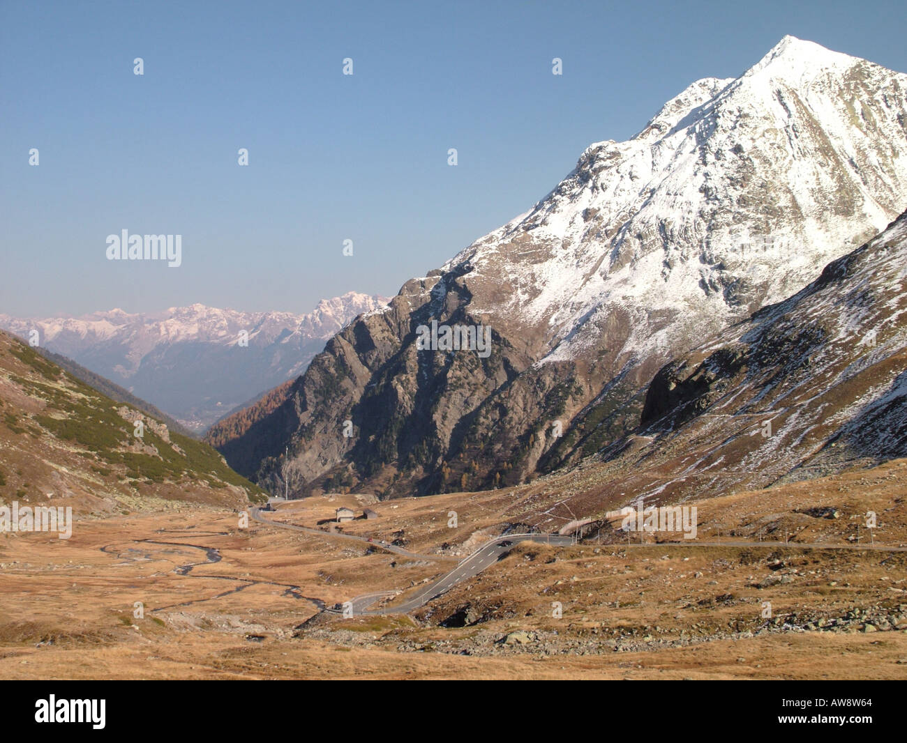 Winding road graubunden hi-res stock photography and images - Alamy