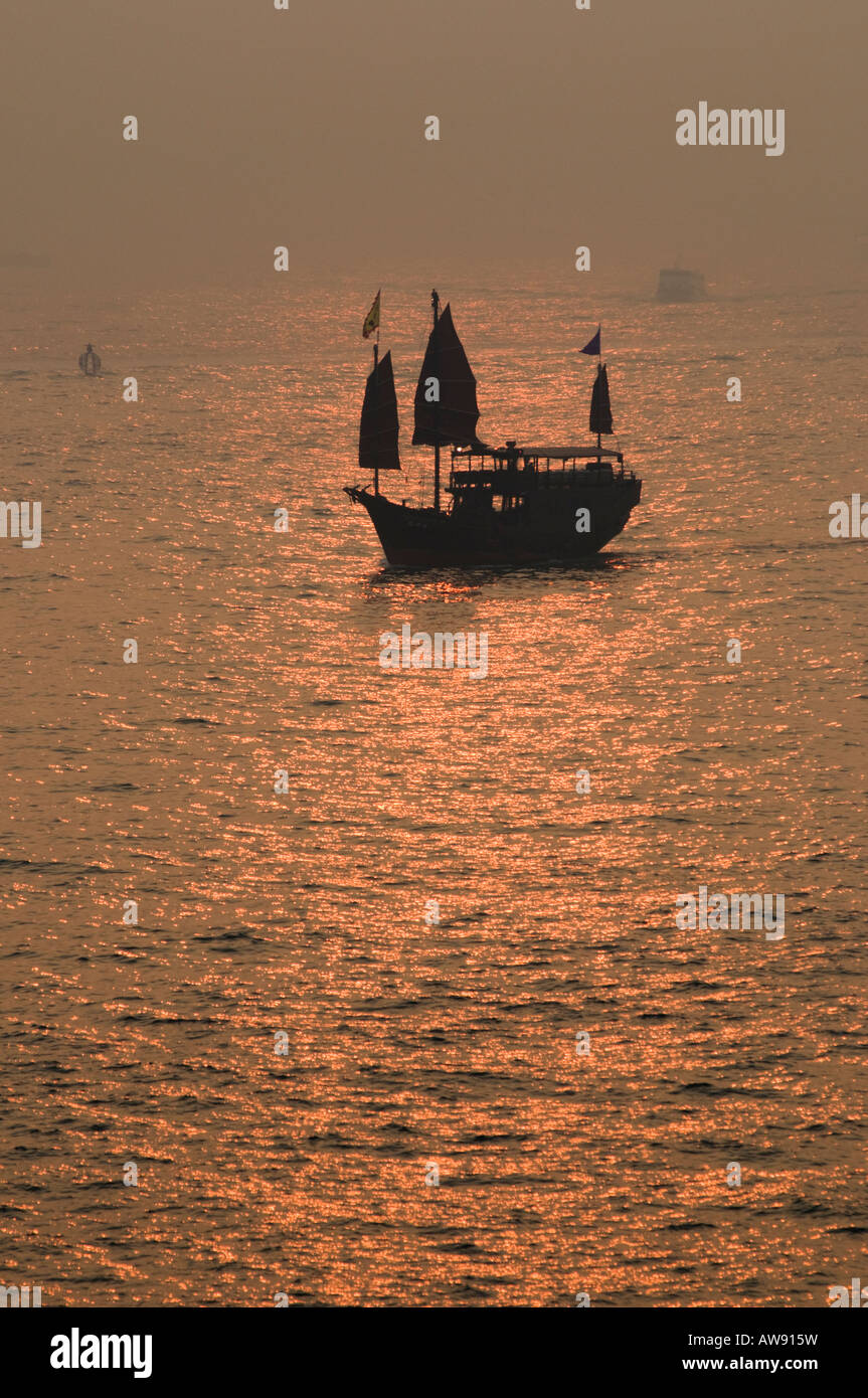Sampan harbour hi-res stock photography and images - Alamy