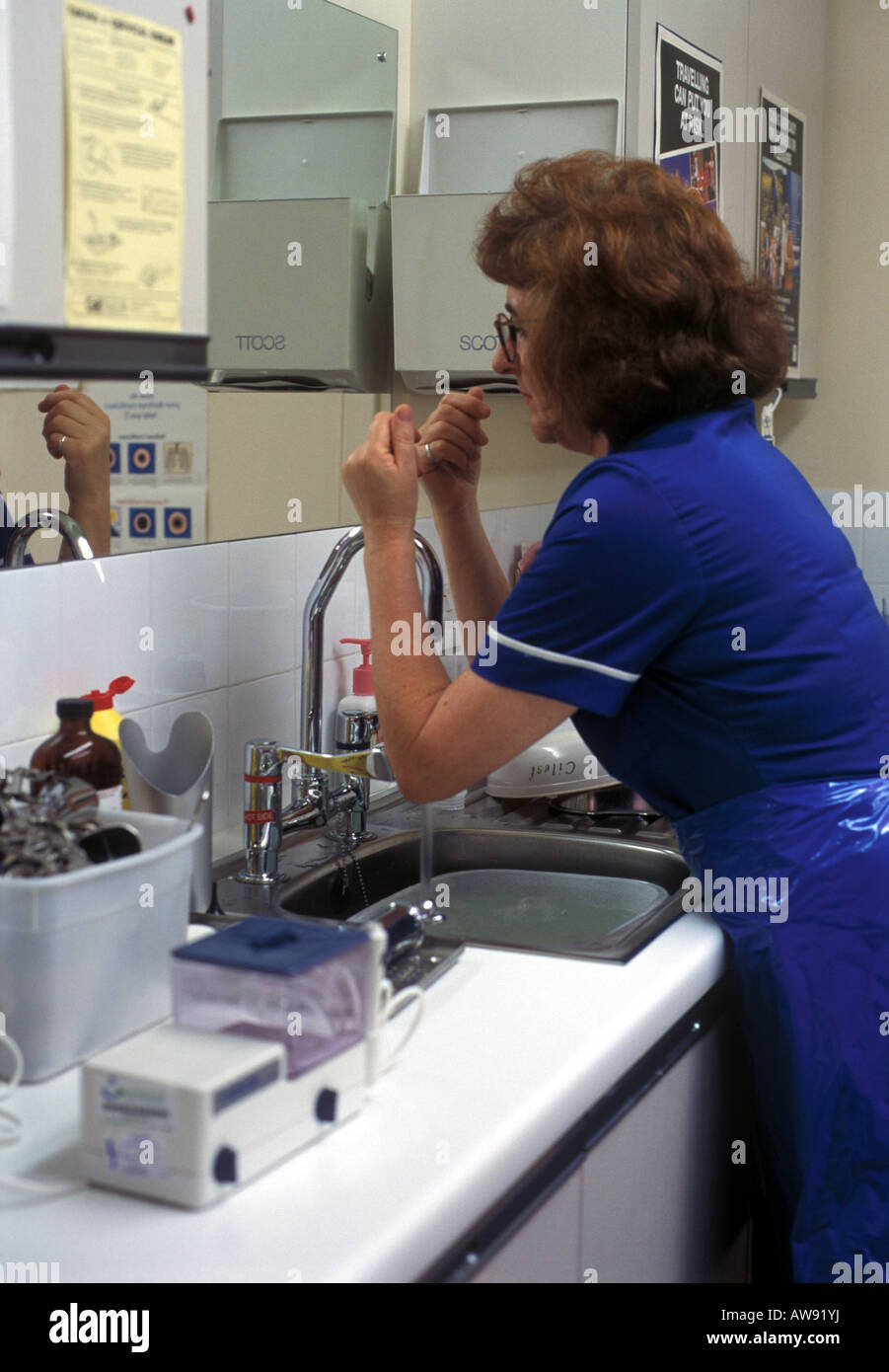 Turn off the tap hi-res stock photography and images - Alamy