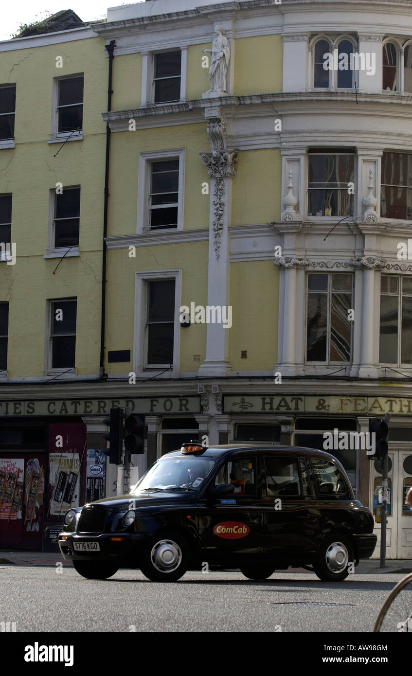 One of London's black cab fleet at the Goswell Road, Farringdon Street ...