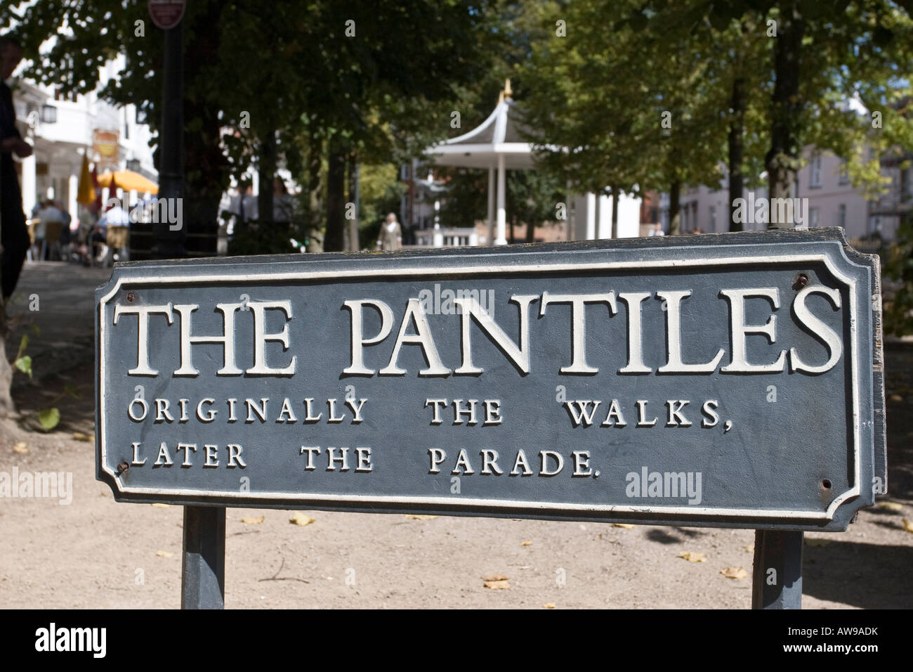 Royal tunbridge wells sign parade walks hi-res stock photography and ...