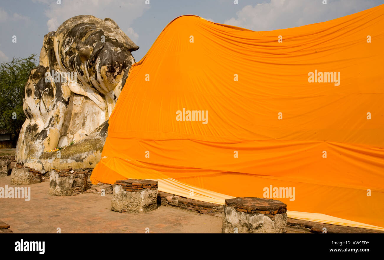 Giant Reclining Buddha With Safron Robe Ancient City Of Ayuthaya ...