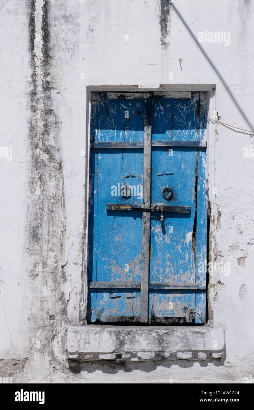 Traditional indian window shutters india hi-res stock photography and ...