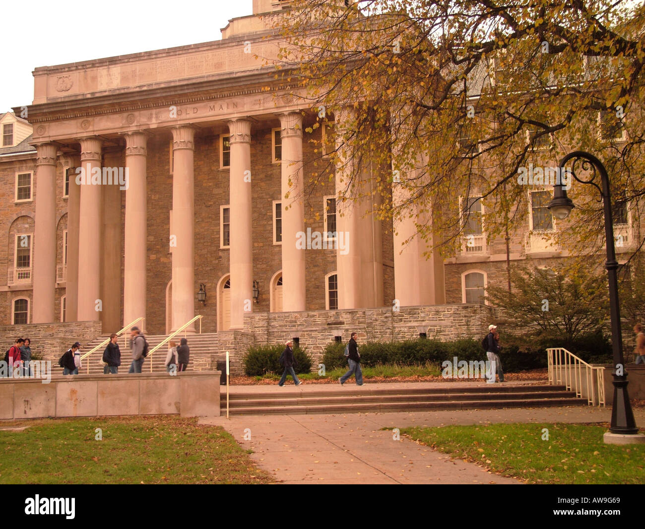 Old main at penn state university hi-res stock photography and images ...