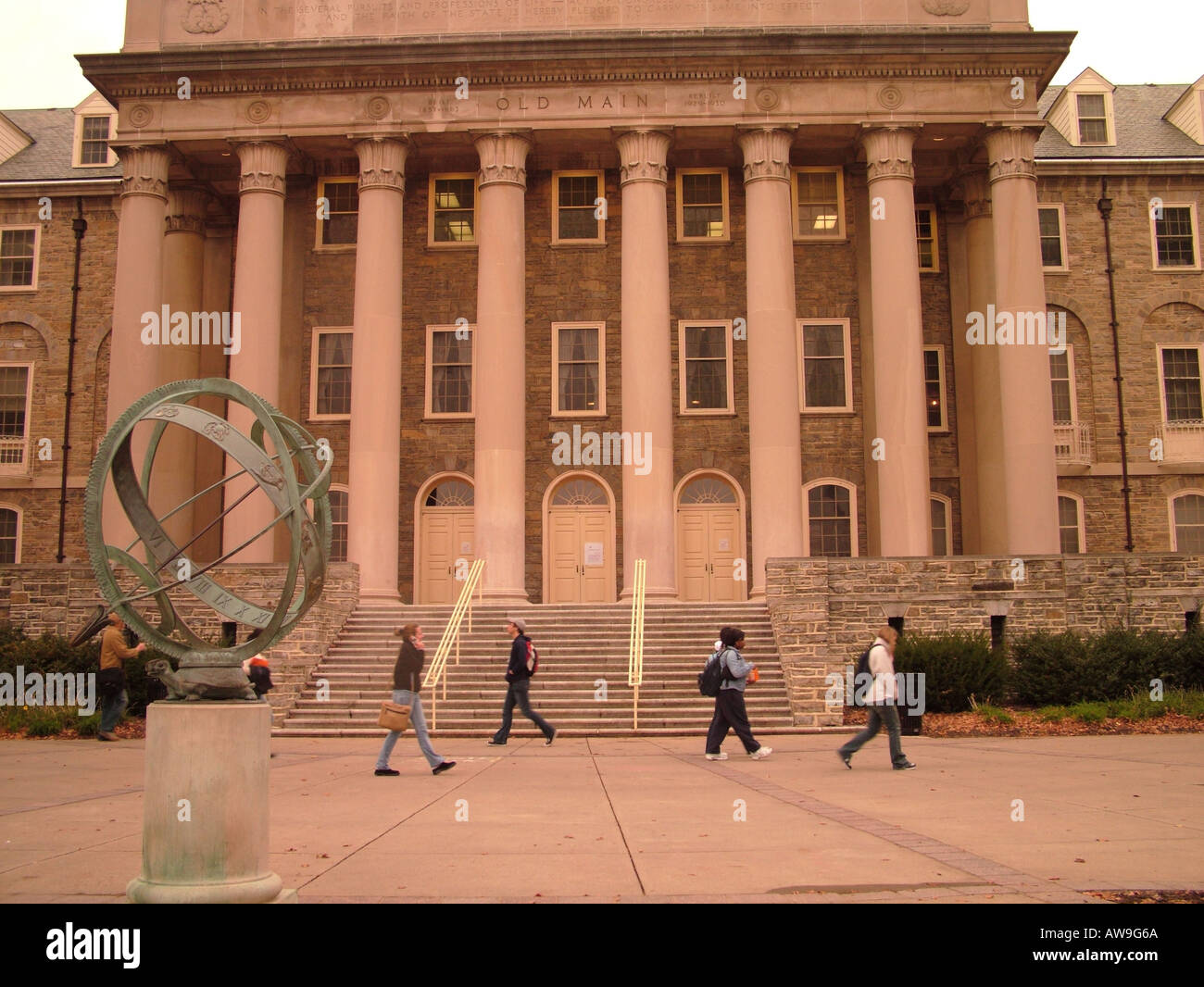 Pennsylvania state college students hi-res stock photography and images ...