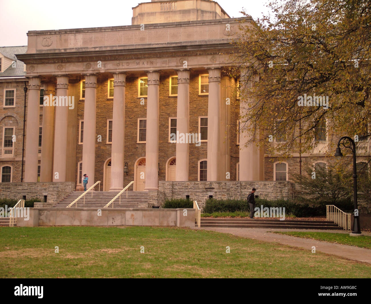 Old main at penn state university hi-res stock photography and images ...
