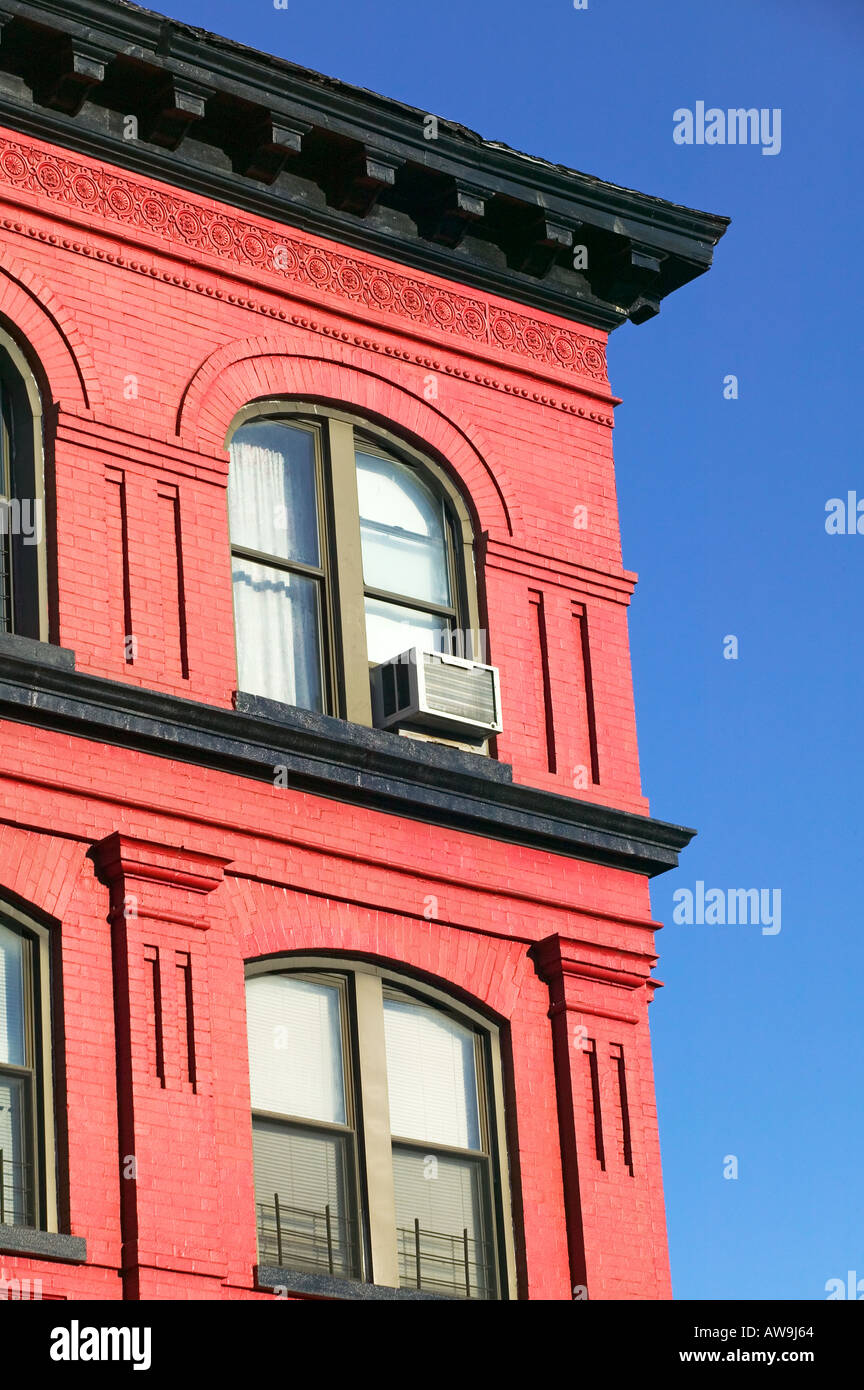 OLD BUILDING, RED BRICKS, BLUE SKY Stock Photo - Alamy