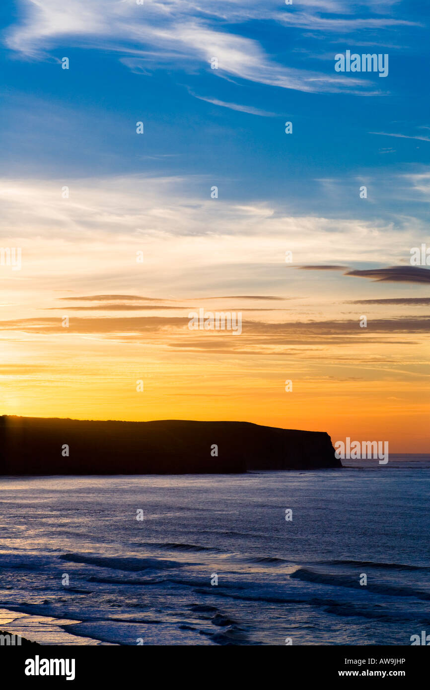Sunset over sandsend hi-res stock photography and images - Alamy