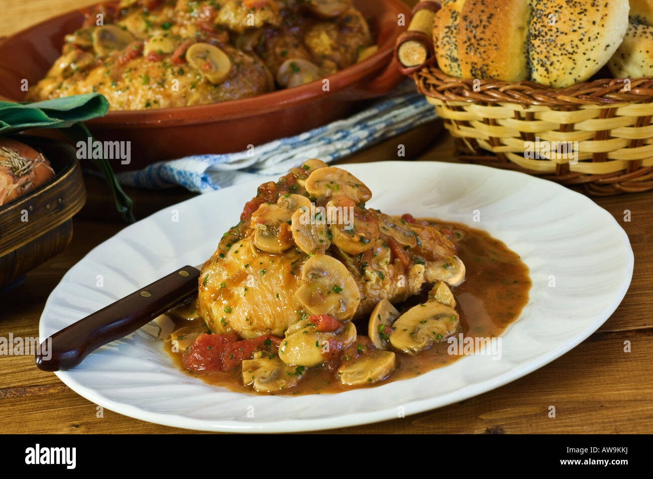 Chicken Chasseur France Food Stock Photo - Alamy