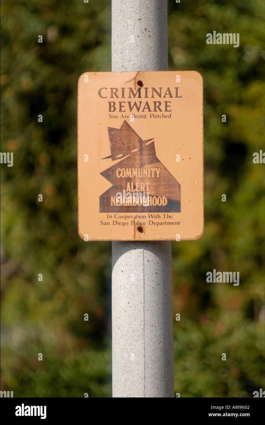 Pole mounted warning sign hi-res stock photography and images - Alamy