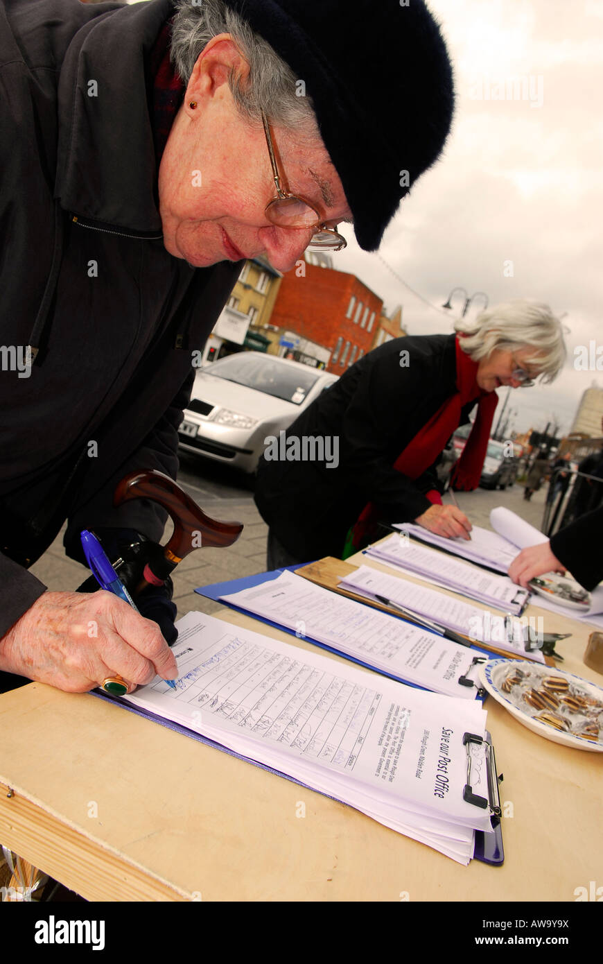 Petition woman street hi-res stock photography and images - Alamy