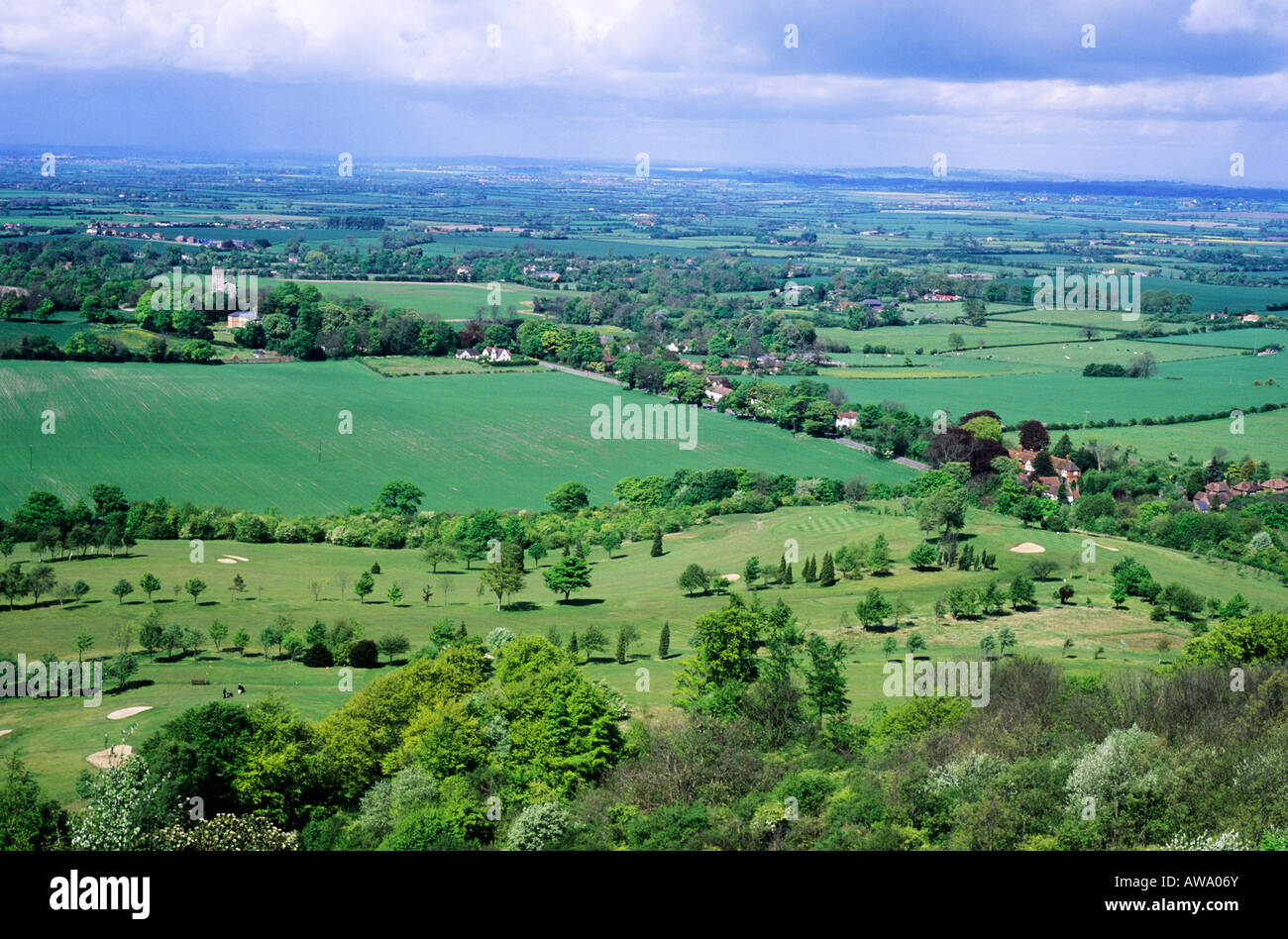 Green English landscape view from Combe Hill to Ellesborough Church ...