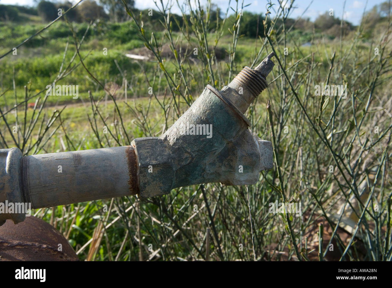 Water facet hi-res stock photography and images - Alamy